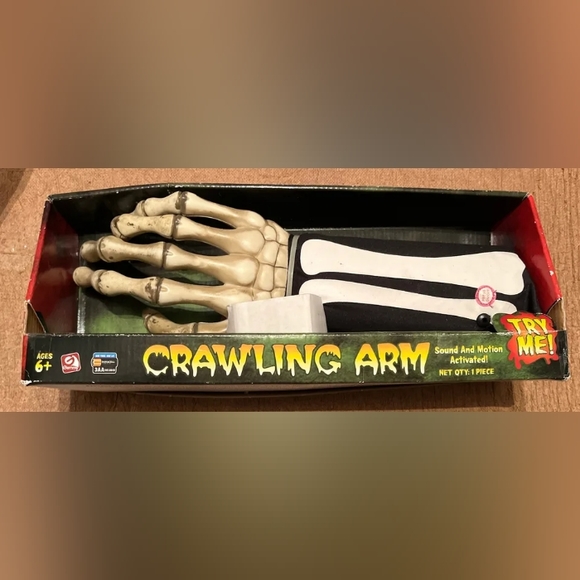 Holiday | Nib Rare Vintage Gemmy Halloween Crawling Severed Arm Prop ...